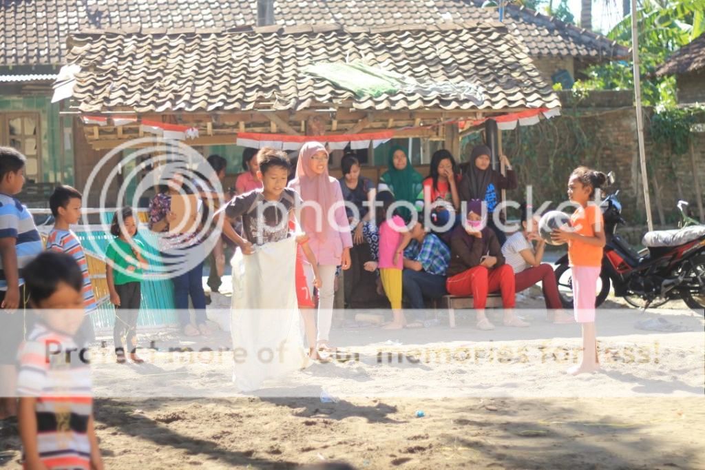 Lomba Lari Karung | Kehidupan Sehari-hari Pemuda/i Kalangan