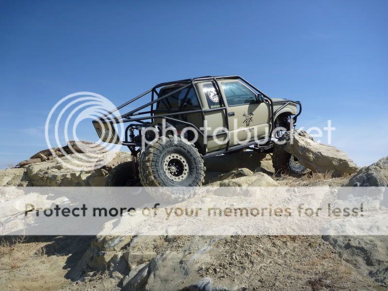 exo cage or roll cage in cab? | Pirate 4x4