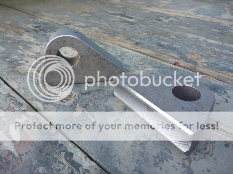 Where to buy: Offset D-ring/ clevis mount (weld on) | Pirate 4x4